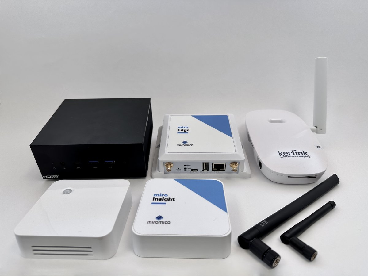 LoRaWAN Server 868 MHz and 2.4 MHZ with Miromico and kerlink Gateways ...